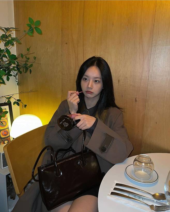 혜리 탄수화물 끊고 살 확 빠지더니입 터졌나 늦가을 맛집 투어 나들이룩 뷰티는 내운명