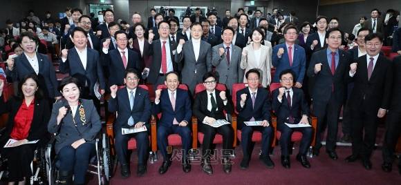 용산 큰 틀에서 인적쇄신” ‘한남동 라인 강기훈도 정리 수순