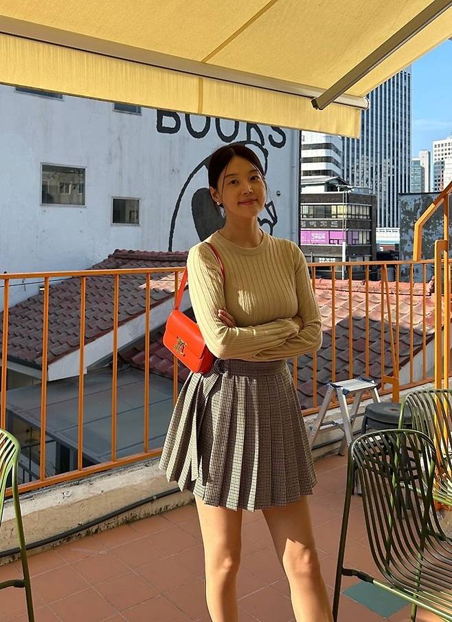 한지혜 15kg 감량 예쁜 엄마의 플리츠 스커트 다시 리즈 몸매 프레피룩 패션엔