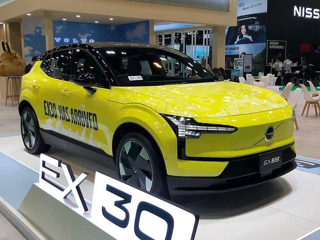 “니로 경쟁자 등장” 400km 달리는 볼보 EX30 | 카텍 뉴세이