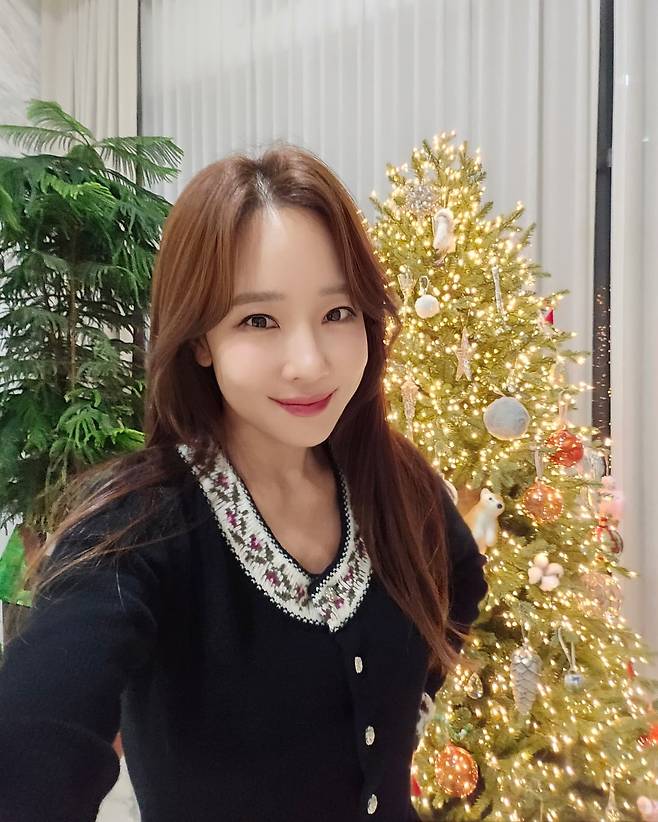 소유진 43살 맞아 니트 스카프 두르고 러블리 동안미모 스타픽