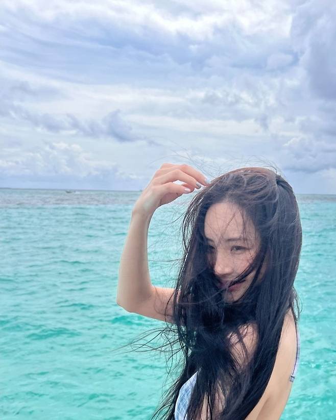 선미 휴양지는 핫해 핫해 다시 돌아간 여름 비치웨어룩 뷰티는 내운명