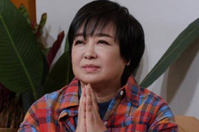 재혼한 남편 빚 200억 갚아줬는데 이혼 당했다는 유명 여가수 뉴스에이드