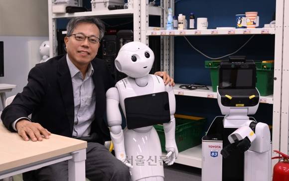 인간보다 더 인간처럼 진솔한 감정 느끼는 Ai 나올 것” 월요인터뷰
