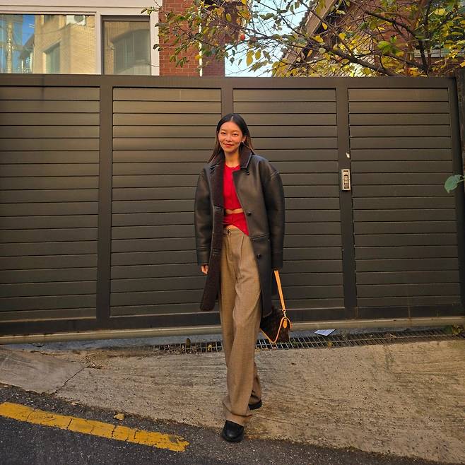 송해나 37살 맞아 가죽자켓 입고 힙한 가을패션 스타픽