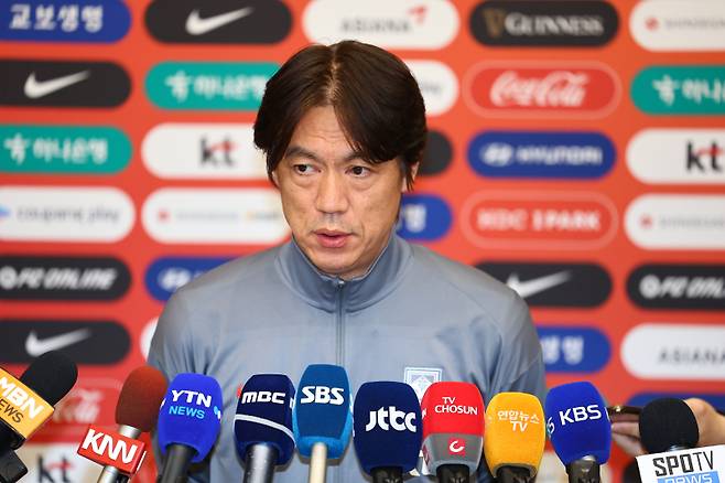 ‘치명적 실수 김민재에게 오히려 사과한 홍명보올해 마지막 A매치 마치고 귀국