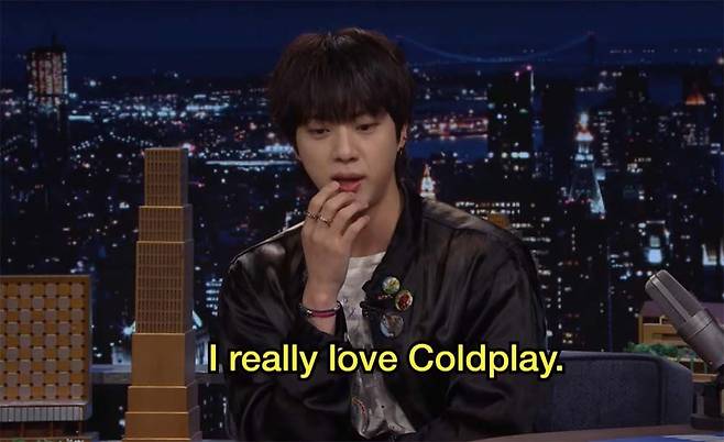 Bts 진 콜드플레이 좋아해크리스 마틴 기타 가보로 간직