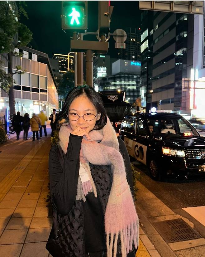 열혈사제2 비비 생얼에 머플러는 반칙 순수한 청순미 퀼팅 재킷룩 스타와 패션