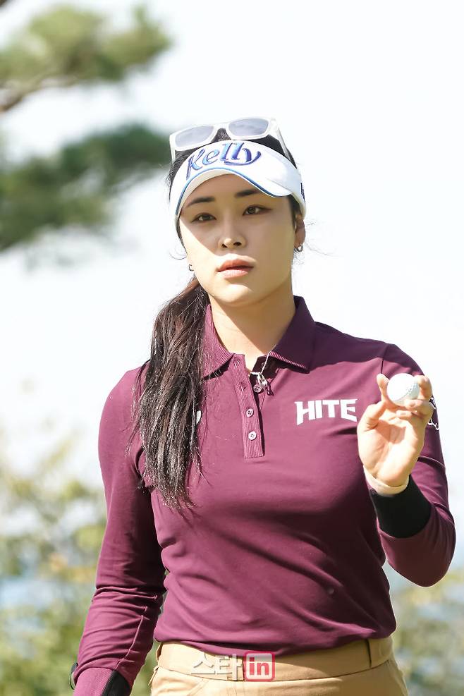 KLPGA 3관왕 윤이나, 고진영과 한솥밥..세마스포츠에 새 둥지