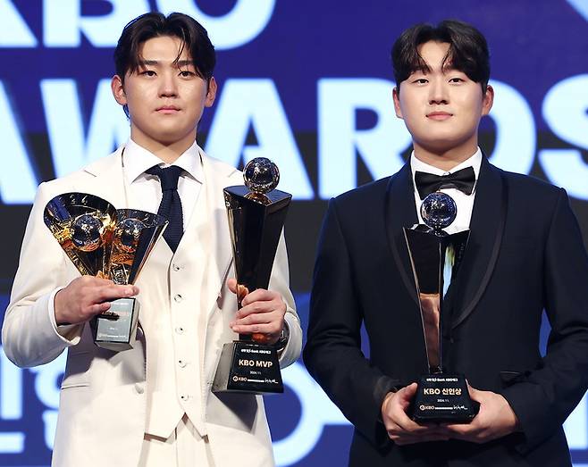 김도영 Kbo 리그 Mvp 김택연 신인왕 영예아쉽게 만장일치는 놓쳤다 종합