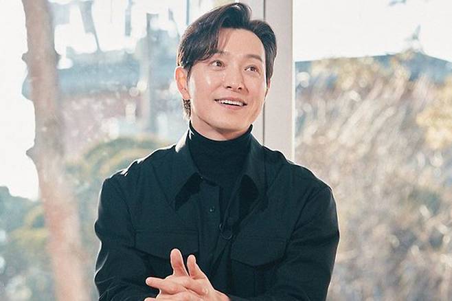 아내와 3년 동안 이메일만 주고받다가 만나자마자 결혼한 배우 메타코리아