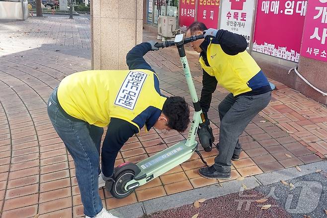 무단 방치 전동킥보드 없앤다정읍시 대당 견인료 3만원 부과
