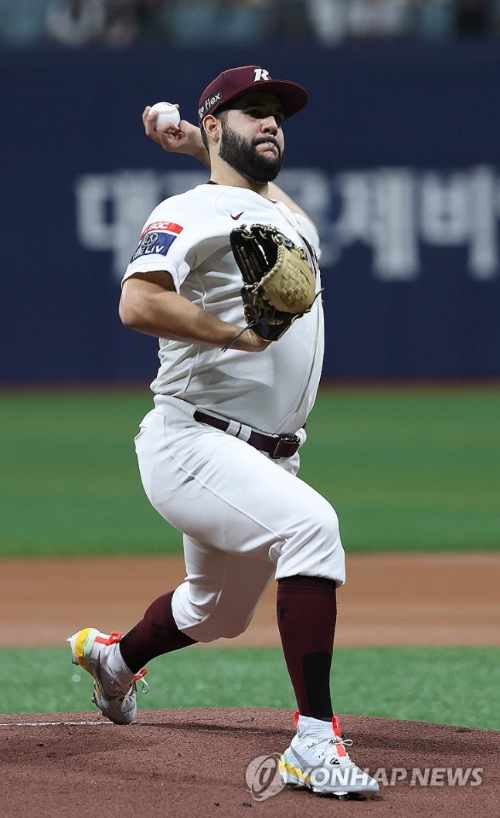 이례적인 선택 키움 헤이수스·후라도 둘다 포기왜 그랬을까