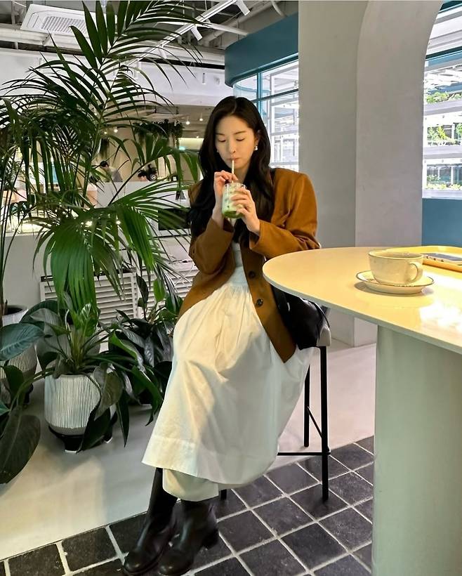 결혼♥4년 됐는데둘이서만 살아도 너무 좋아 웃음이 끊이질 않는다는 유명가수 와이프 뷰티는 내운명
