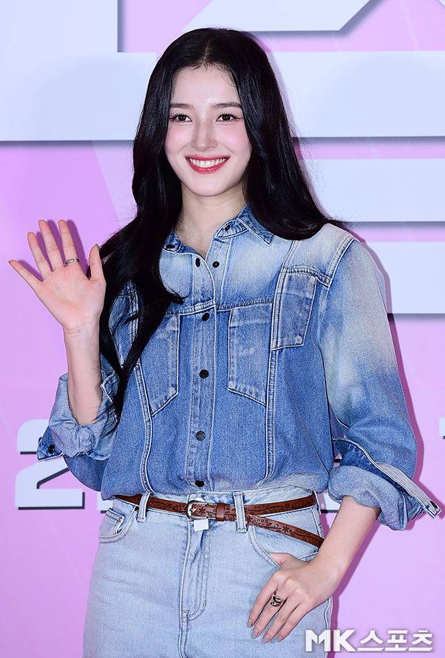 세계 미모랭킹 1위 낸시 실물 美쳤다 눈부신 여신 비주얼 청청패션 뷰티는 내운명