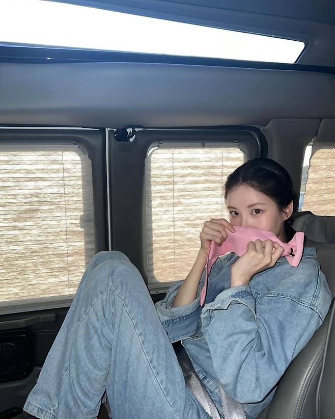 소녀시대 서현 청청의 순정 고전美 품은 댕기머리와 청순한 데님 셋업룩 뷰티는 내운명