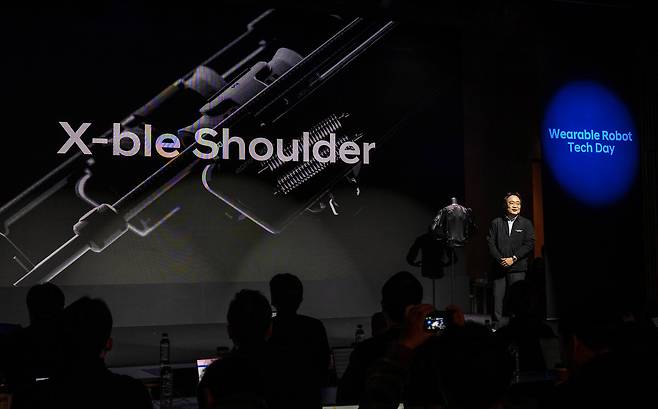 "착용 로봇" 현대차·기아, `엑스블 숄더(X-ble Shoulder)` 공개 | 오토얼라인먼트