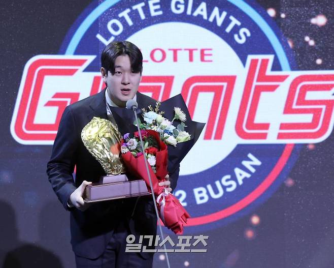 포토 나승엽1루수상