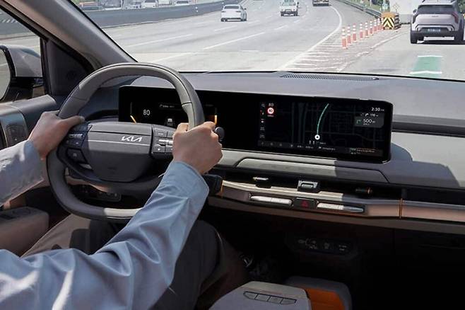 어쩐지 해외서 많이 보이더니 결국 큰 일 해냈다” 유럽 사람도 푹 빠진 이 車 리포테라