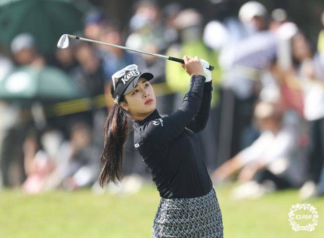 'KLPGA 3관왕' 윤이나, 미국 입성 본격 시동
