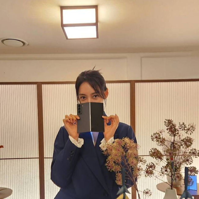 안현모 고급스러움 가득 네이비 슈트로 완성한 세련된 룩 스타와 라이프