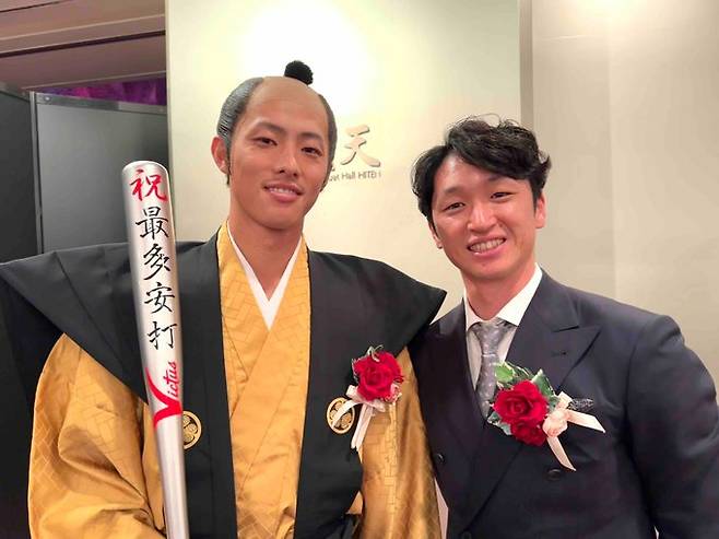 30년 전 황금 종범 소환 Npb 시상식 금빛 퍼포먼스 다쓰미를 아시나요