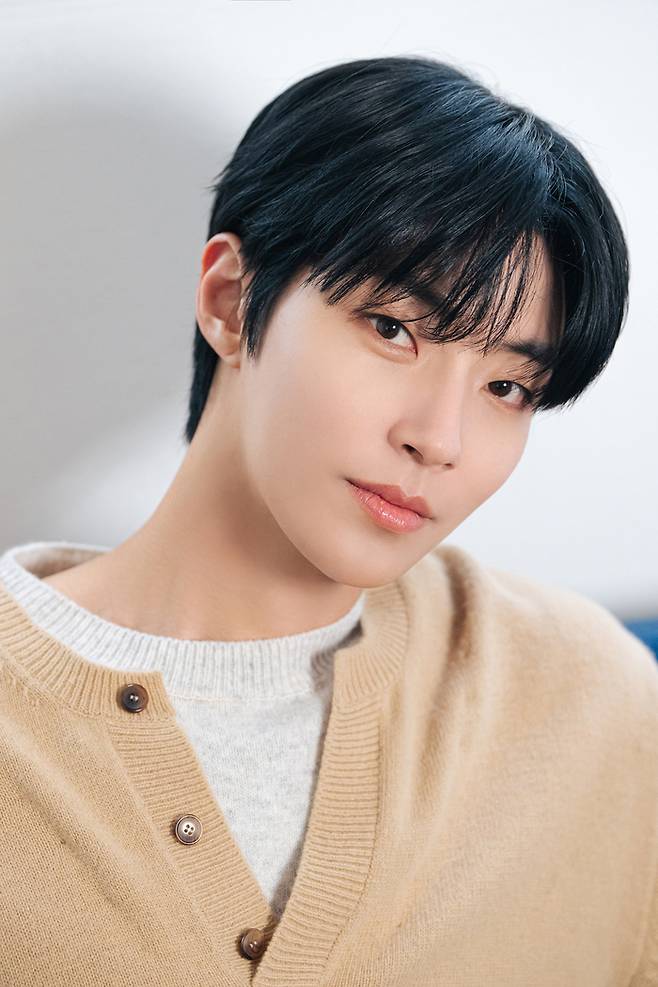 황인엽 정채연과 열애설 좋은 동생일 뿐동안 비결은 선크림” Ss인터뷰