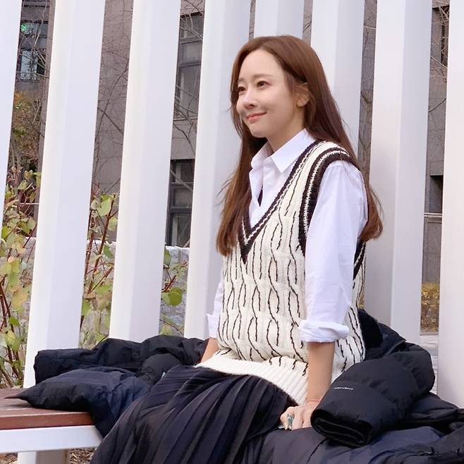 소유진 43살 맞아 핑크빛 맨투맨입고 러블리 뿜뿜 스타픽