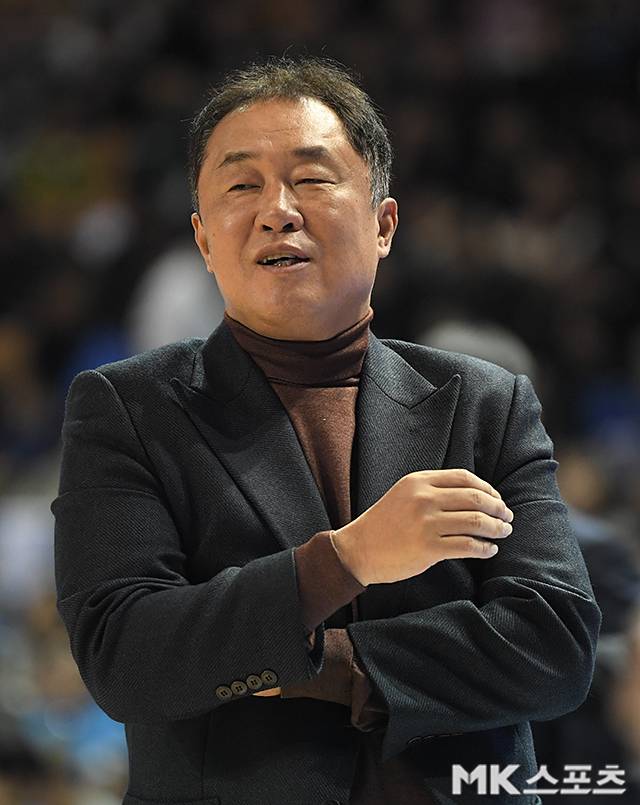 선수들이 어느 때보다 힘들 것” 삼성 원정 ‘승장 전창진 감독 경기 내용은 아쉽지만 이긴 것에 만족” Mk현장