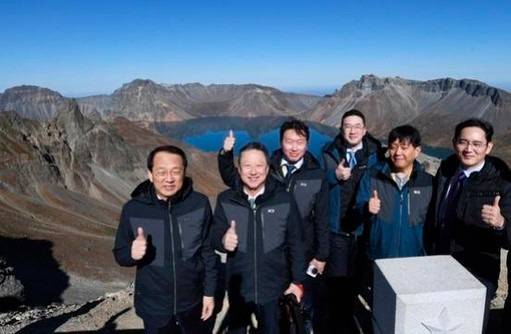 글로벌 재력가 ️열애설에 초고속 결혼 발표로 인정한 연세대 선후배 커플 스포엔 뉴세이