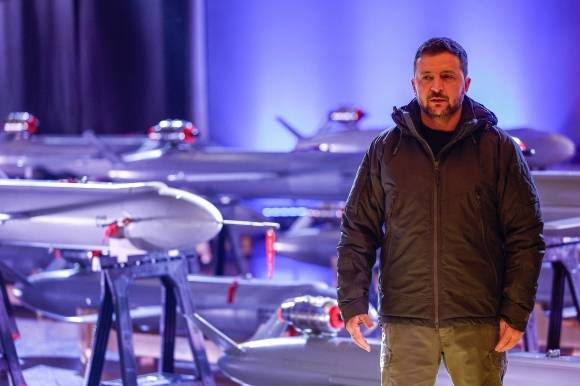 포착 ‘드론미사일 합친 비밀 신무기우크라 신형 ‘로켓 드론 공개