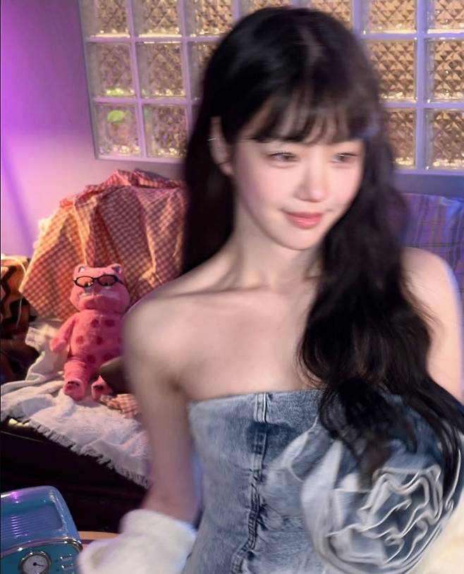 견미리 딸 이유비 무보정 맞아 마네킹 비율에 오프숄더로 눈부신 직각어깨 뽐내 뷰티는 내운명