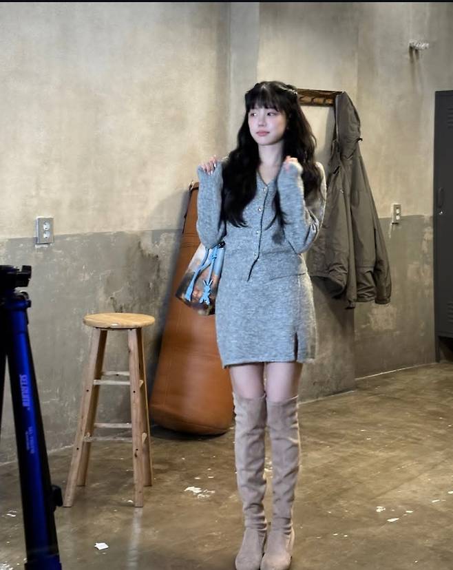 견미리 딸 이유비 무보정 맞아 마네킹 비율에 오프숄더로 눈부신 직각어깨 뽐내 뷰티는 내운명