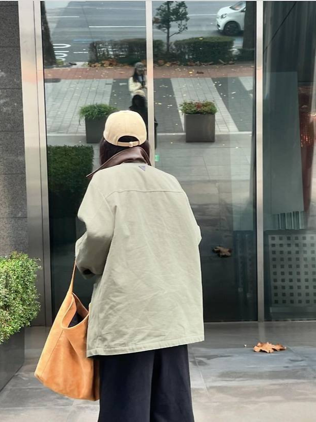 황신혜 동네 언니 감성 내추럴하게 완성한 오버핏 재킷 데일리룩 스타와 라이프