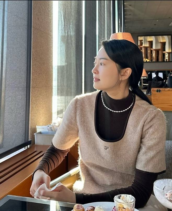 결혼♥4년 됐는데둘이서만 살아도 행복 웃음이 끊이질 않는다는 유명가수 와이프 뷰티는 내운명