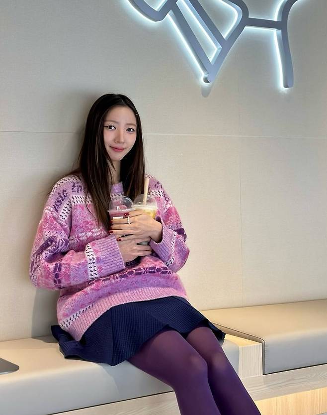 김서영 아나 고구마가 생각나는 계절 보라색 타이즈 신고 독특한 데일리룩 뷰티는 내운명