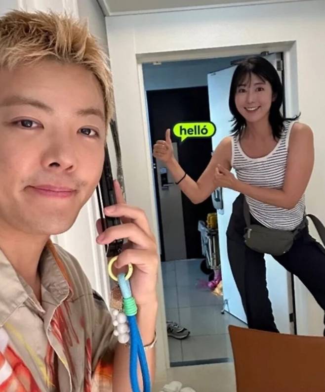 유일한 친구였던 그녀지만 결혼식 안 불렀다 셀럽스케치