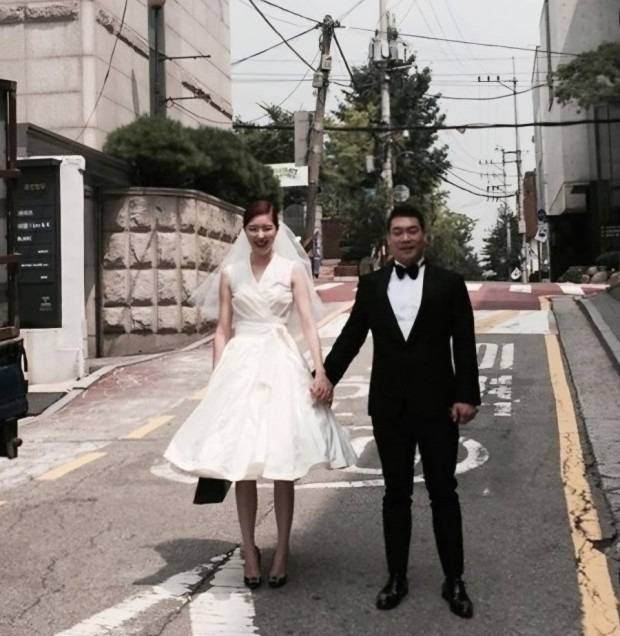 4개월만에 결혼 모두가 말렸는데 결혼 1년 만에 이혼 소식 전한 탑연예인 스포엔 뉴세이