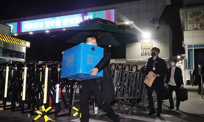 경찰 ‘피의자 尹 첫 강제수사 대통령실 압수수색 불발 비상계엄 후폭풍