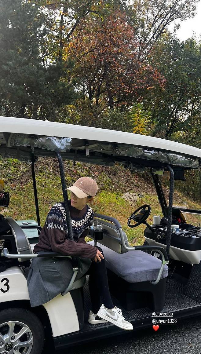 한효주 러블리 골프웨어란 이런 것 노르딕룩 미니스커트 스타일 스타와 라이프
