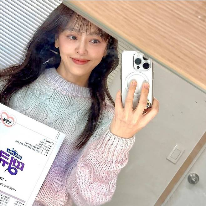 강성연 48세 맞아 솜사탕 니트 입고 동안미모 뽐낸 여신 비주얼 뷰티는 내운명