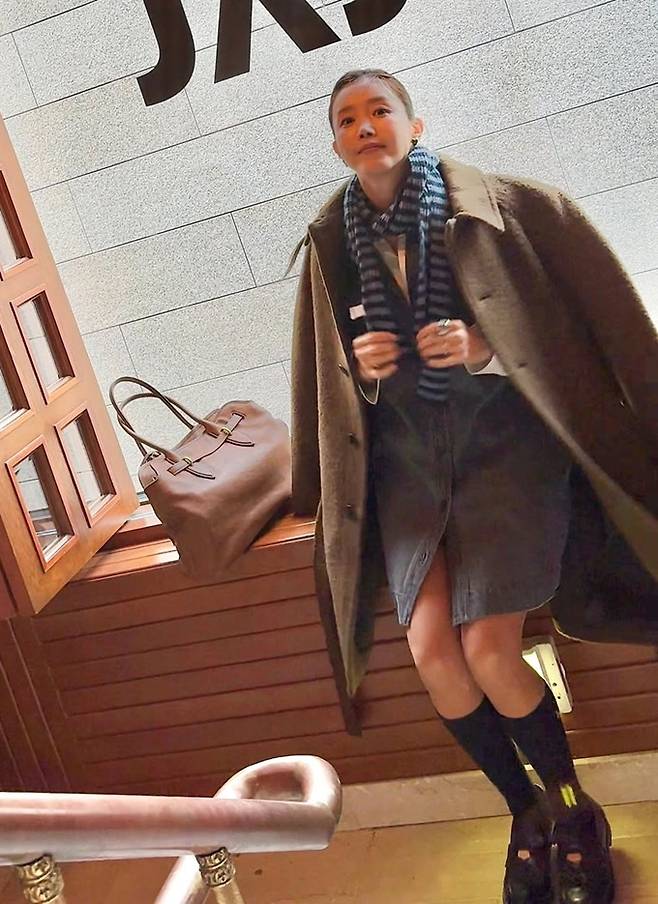 채정안 미美친 스타일 올백 헤어에 머플러 다시 리즈 시절 얼죽코룩 패션엔