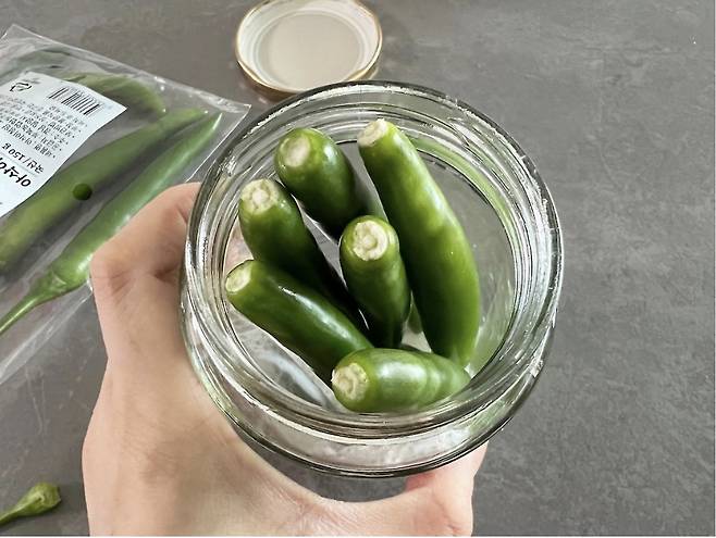 고추 얼리지 마세요~ 이렇게 보관하면 한 달 내내 싱싱해요~ 오늘살림루틴