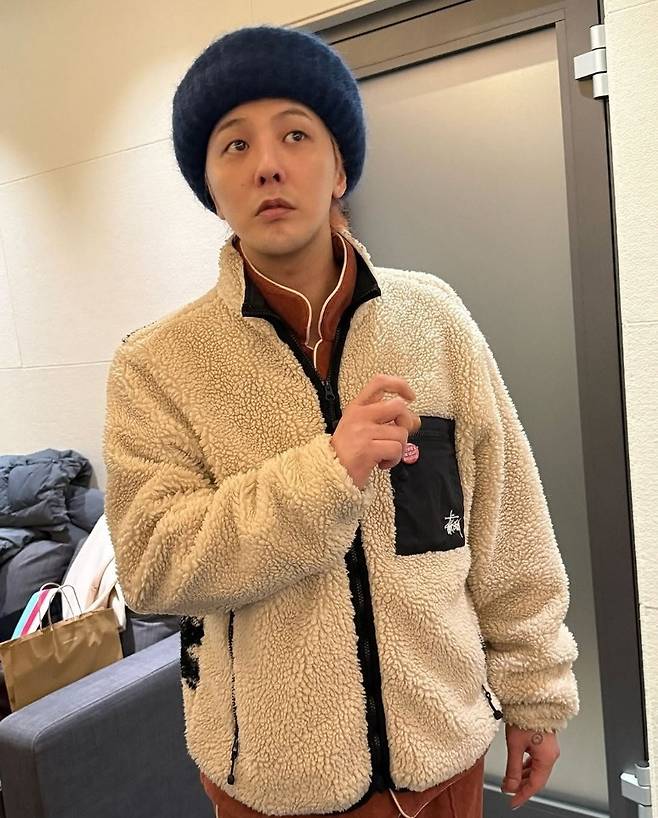 지드래곤 정형돈과 프로그램 준비 개성 넘치는 아트워크 양털 재킷룩 뷰티는 내운명