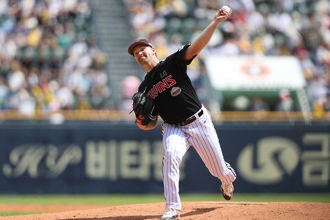 ‘lg 1선발이었던 투수 Kbo ‘역수출 신화에 도전···디트로이트와 계약 알린 엔스 다가올 시즌 매우 기대”