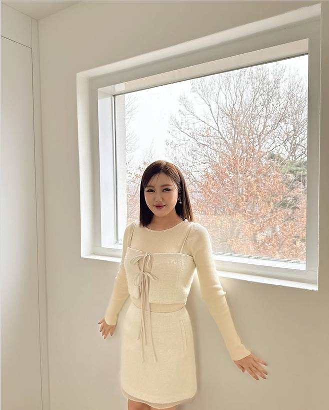 송가인 밖에 눈오던 날 니트 원피스 입고 청순한 겨울 요정 됐네~ 뷰티는 내운명