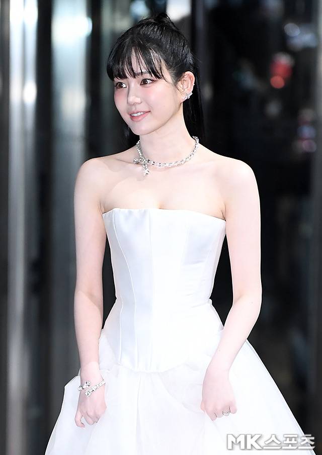 견미리 딸 이유비 이 얼굴에 글램은 반칙 과감한 튜브탑 드레스룩 뷰티는 내운명