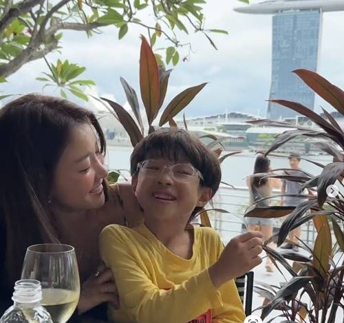 이시영 아들과 싱가포르 럭셔리 母子 여행‘6억 학비도 빛난 우아美
