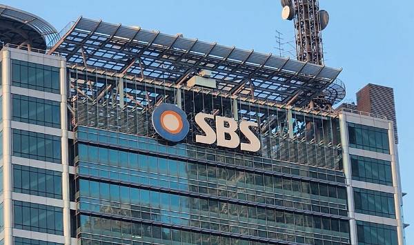 [특징주] SBS 상한가 기록… 넷플릭스 콘텐츠 공급 계약 영향