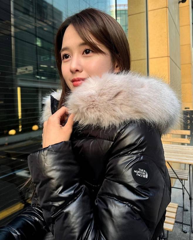 예비 새댁 남보라 포근함이 가득한 겨울 필승룩 롱패딩과 데님 팬츠의 조화 스타와 라이프